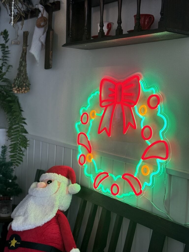 Christmas Wreath Neon Light | Echo Neon